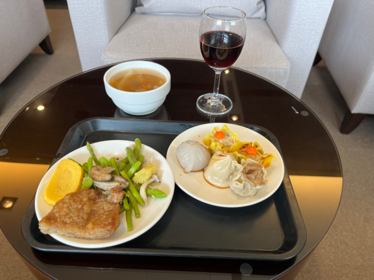 台北松山空港 Airlines VIP Lounge レビュー｜利用条件や食事、サービスを徹底解説！ | 旅を最高に楽しむために